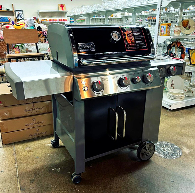 A grill with more potential than most dating app matches. Summer cookouts are calling, and this beauty has barely broken a sweat.