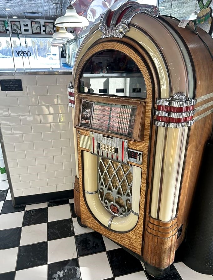 Not just decoration&mdash;this vintage jukebox still works! Drop in a quarter and suddenly your pancakes have a soundtrack.