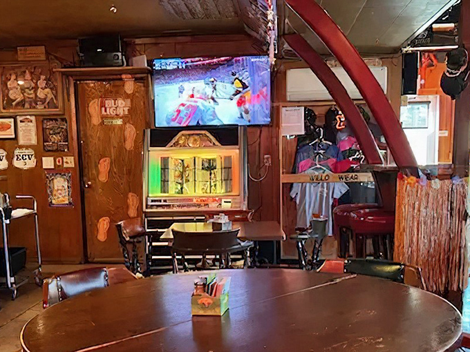 Every great steakhouse needs a corner where time stands still. Between the jukebox and wood-paneled walls, you're transported to a simpler era.