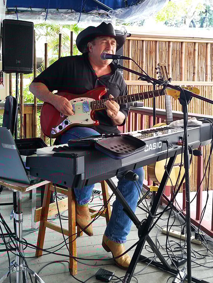 Live music that pairs perfectly with cold beer and warm evenings. This soundtrack makes everything taste just a little bit better.