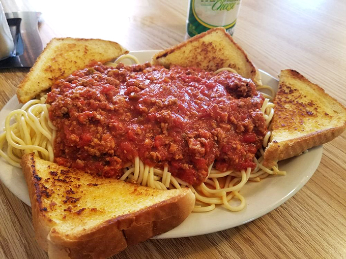 Spaghetti with meat sauce and garlic toast – comfort food that wraps around you like a warm blanket on a cold Ohio evening.