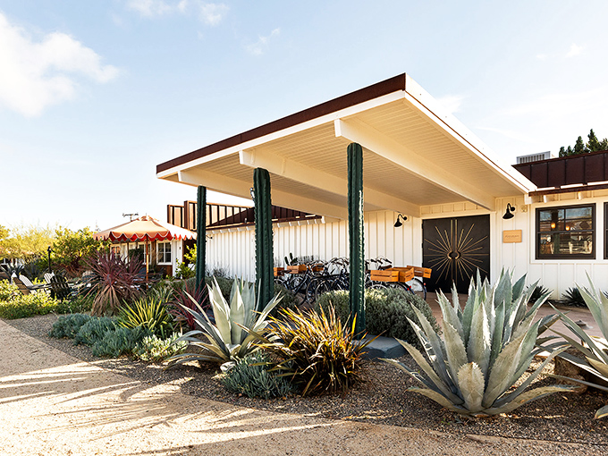 Desert modernism meets wine country at this stylish outpost, where agave plants stand guard like spiky sentinels of good taste.
