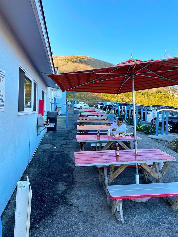 Additional patio seating ensures everyone gets their chance to dine al fresco California-style. 