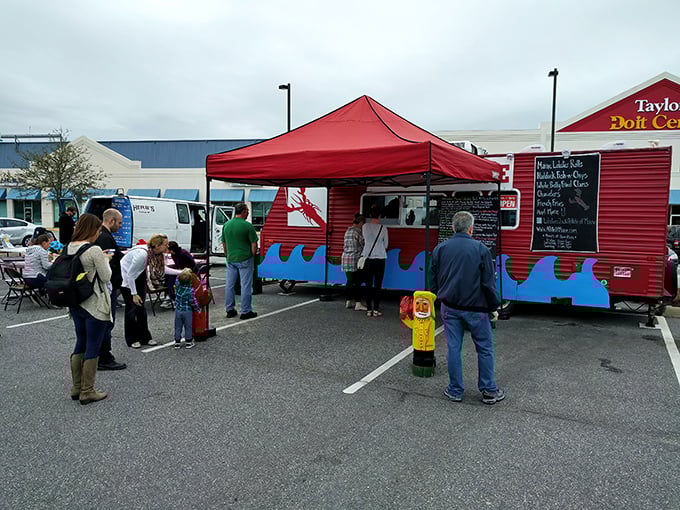They've taken their Maine magic mobile! This food truck brings the taste of New England to parking lots and special events.