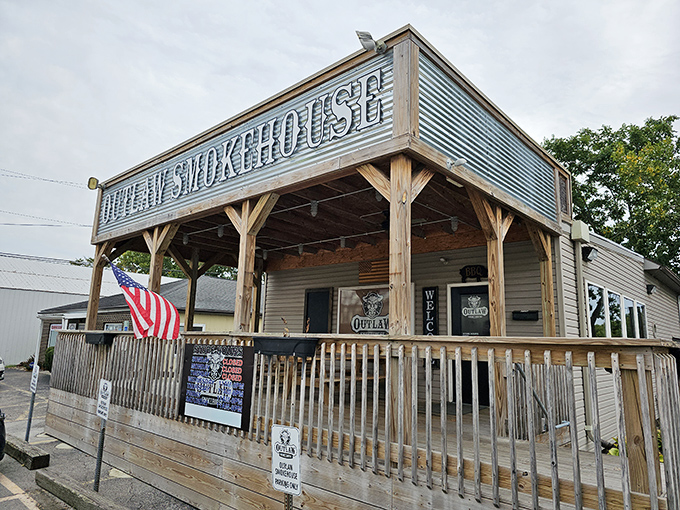 Outlaw Smokehouse offers barbecue worth breaking your diet for&mdash;because what's the point of retirement if you can't occasionally rebel?