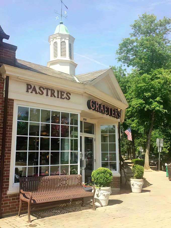 Graeter's ice cream shop proves that even dessert destinations dress better in Mariemont, with its charming cupola and welcoming bench.