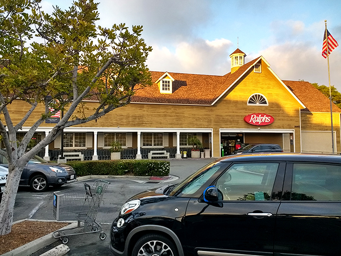 Even grocery shopping feels upscale at this nautical-themed Ralphs, where you can stock your beach picnic basket with California's finest provisions.