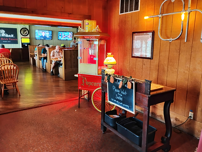 Nostalgia corner complete with popcorn cart. Some places understand that the best appetizer is the anticipation of what's to come.