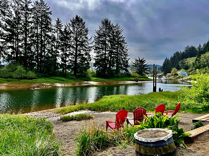 Nature provides the backdrop that no interior designer could match&mdash;towering evergreens and calm waters that make every bite taste better.