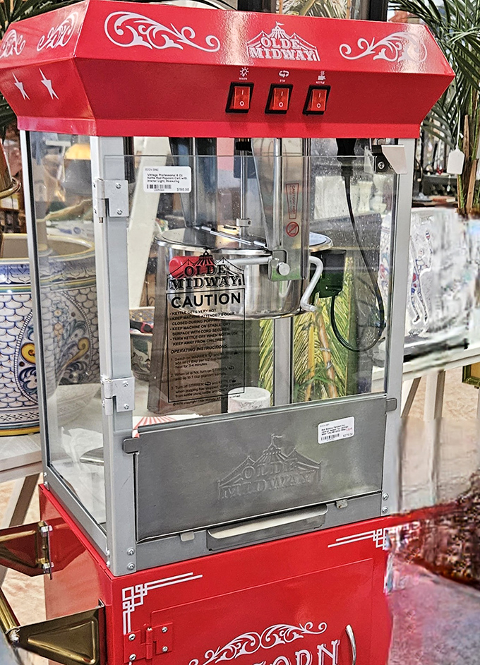 Vintage popcorn dreams in carnival red. The movie theater experience that fits perfectly in your game room.