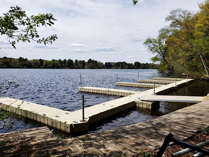 The dock invites boaters to "park and eat"&mdash;perhaps the most civilized form of transportation to dinner ever invented. Lake access never looked so appetizing.
