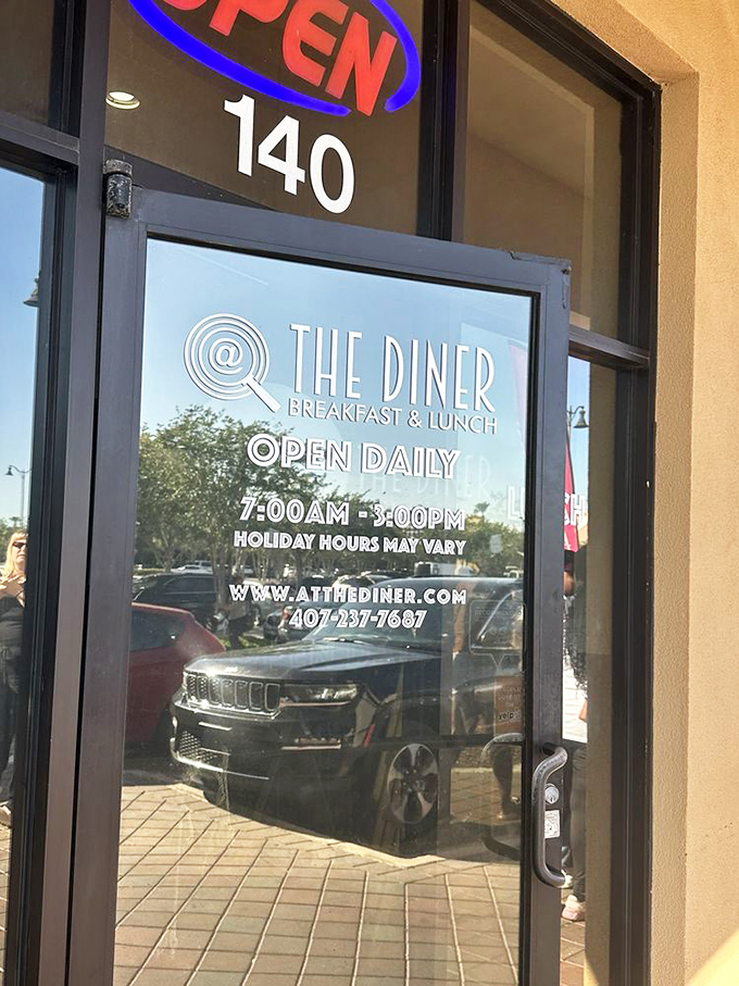 Those magical hours between 7am and 3pm when breakfast bliss is just a door push away. Set your alarms accordingly!