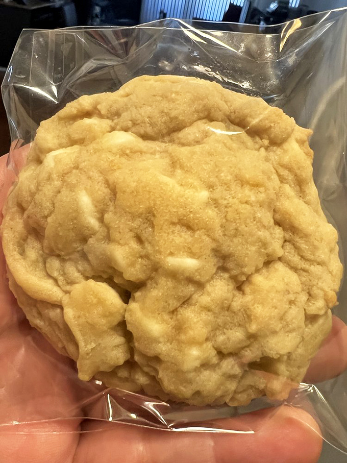 A cookie that doesn't need sprinkles or pretension&mdash;just honest-to-goodness butteriness waiting to be the perfect meal finale.