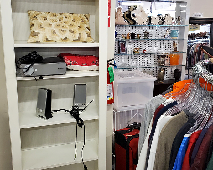 Electronics and gadgets await their second chance at usefulness. That Xbox might have defeated its previous owner, but it's ready for your gaming skills now.