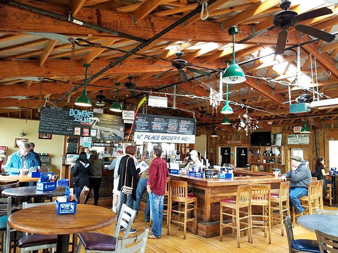 Order at the counter, then find a seat wherever you can&mdash;the democratic dining approach that's been working here for generations.