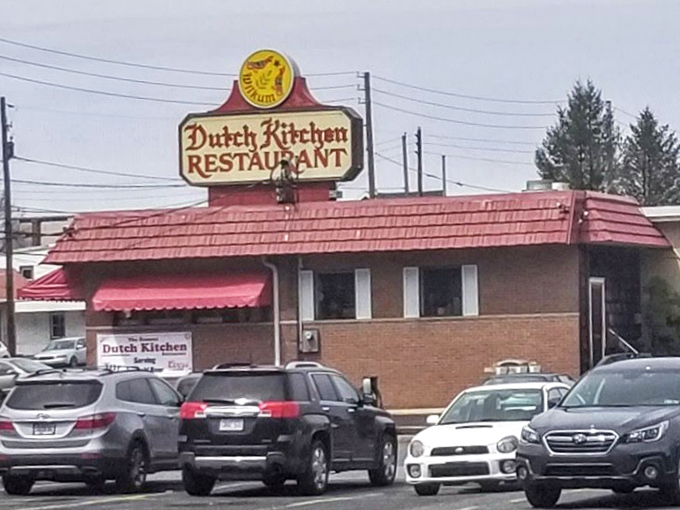 A packed parking lot&mdash;the universal sign of "you've made a good restaurant choice." Car enthusiasts call this the comfort food convoy.