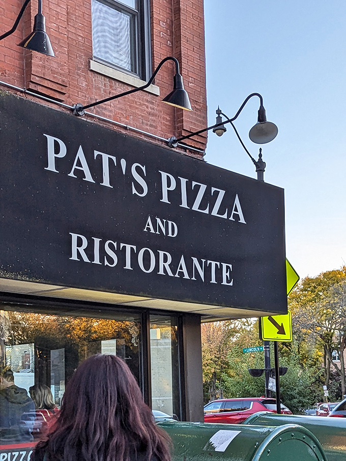 The sign that's guided hungry Chicagoans for generations. No flashy neon needed when your reputation speaks this loudly.