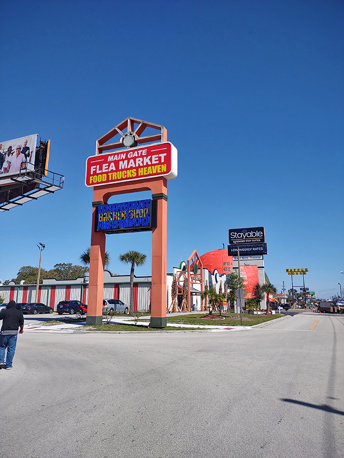 The siren call of Main Gate's iconic sign, proudly proclaiming itself "Food Trucks Heaven"&mdash;and who are we to argue with heaven?