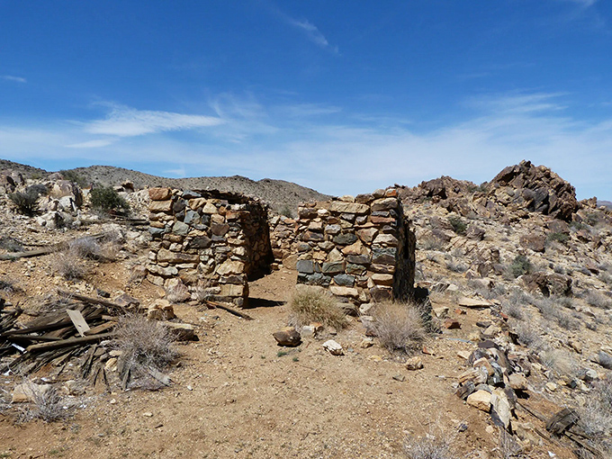 Desert real estate: fixer-upper with excellent views. These stone ruins whisper stories of hardy souls who looked at this harsh landscape and thought, "Perfect!"