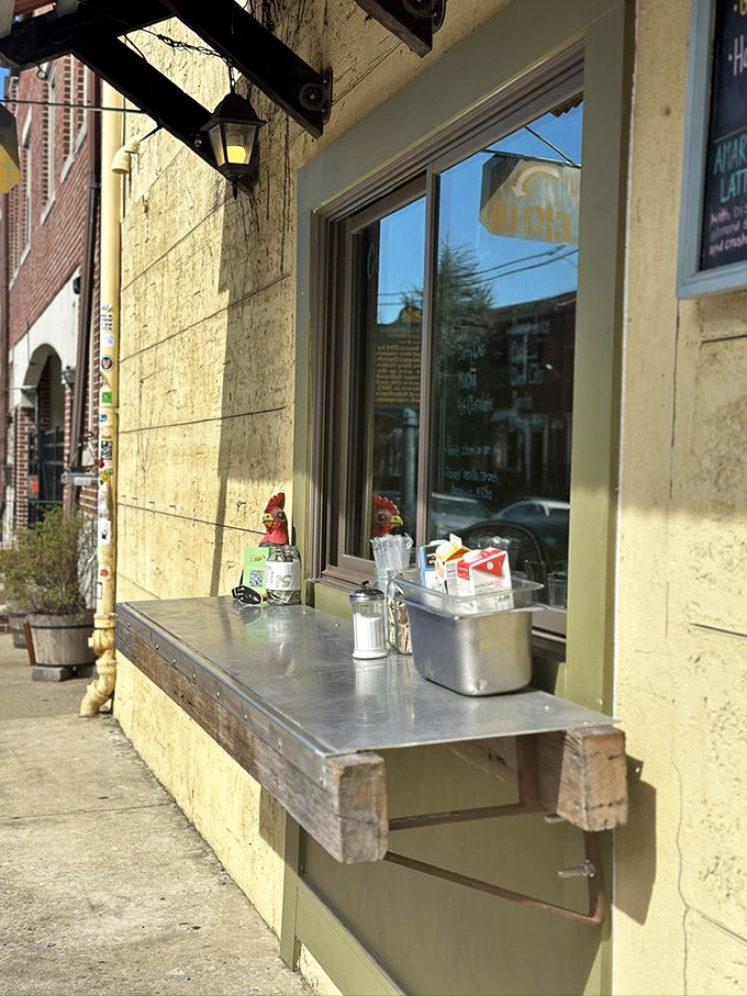 Even the take-out window has character. When you can't stay, Honey's ensures your breakfast-to-go maintains its sidewalk cred.