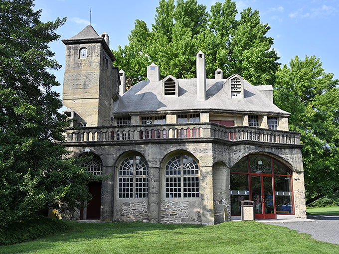 This smaller concrete structure proves Mercer never met a building he couldn't reimagine as a castle-adjacent fantasy in reinforced concrete.