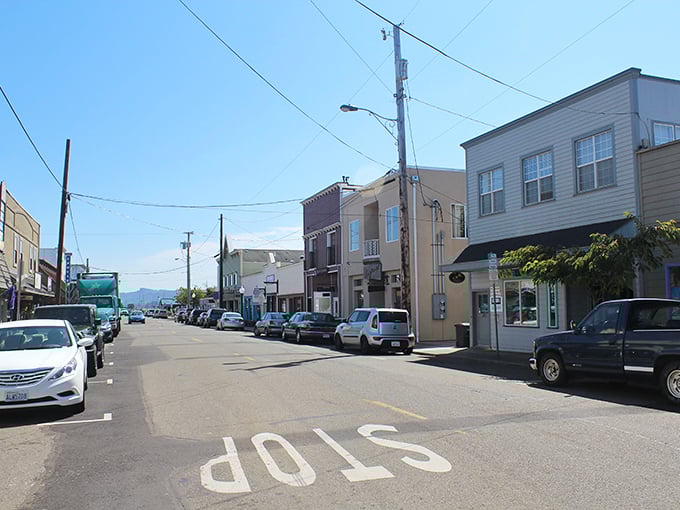 Small-town charm with prices to match! Florence historic main street invites leisurely strolls and conversations with neighbors.