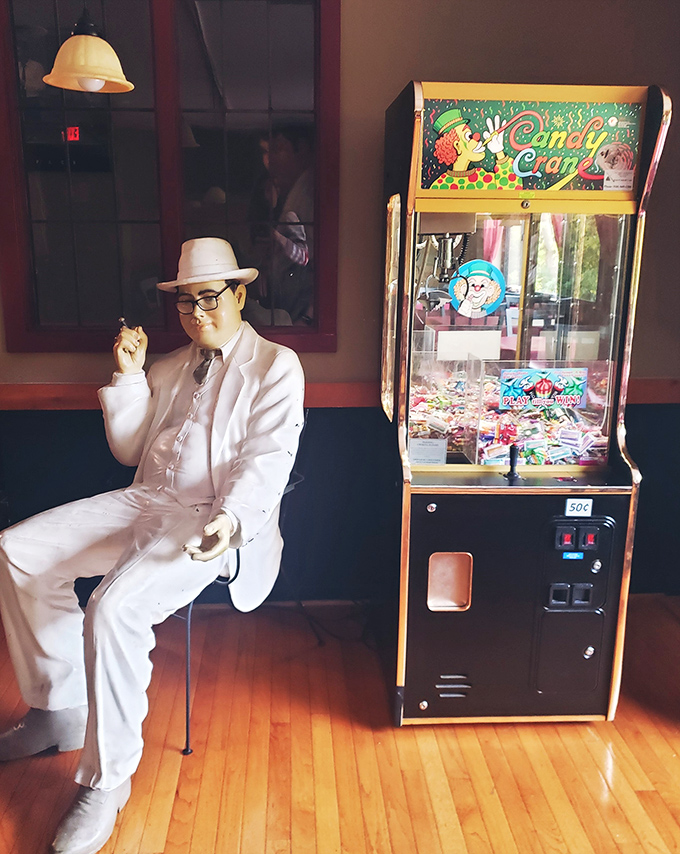 Even the candy machine has character&mdash;sitting beside what appears to be a tribute to classic gangster style. Frankie's doesn't miss a detail. 