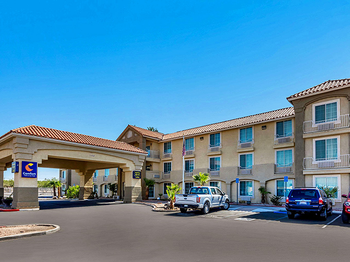 The Comfort Inn provides that sweet spot of predictable comfort that road-weary travelers crave after a day of Imperial Valley adventures.