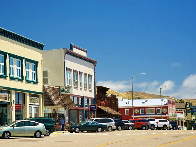 Downtown Cayucos maintains its old-school charm with buildings that look like they've been hosting the same businesses since Beach Boys topped the charts.