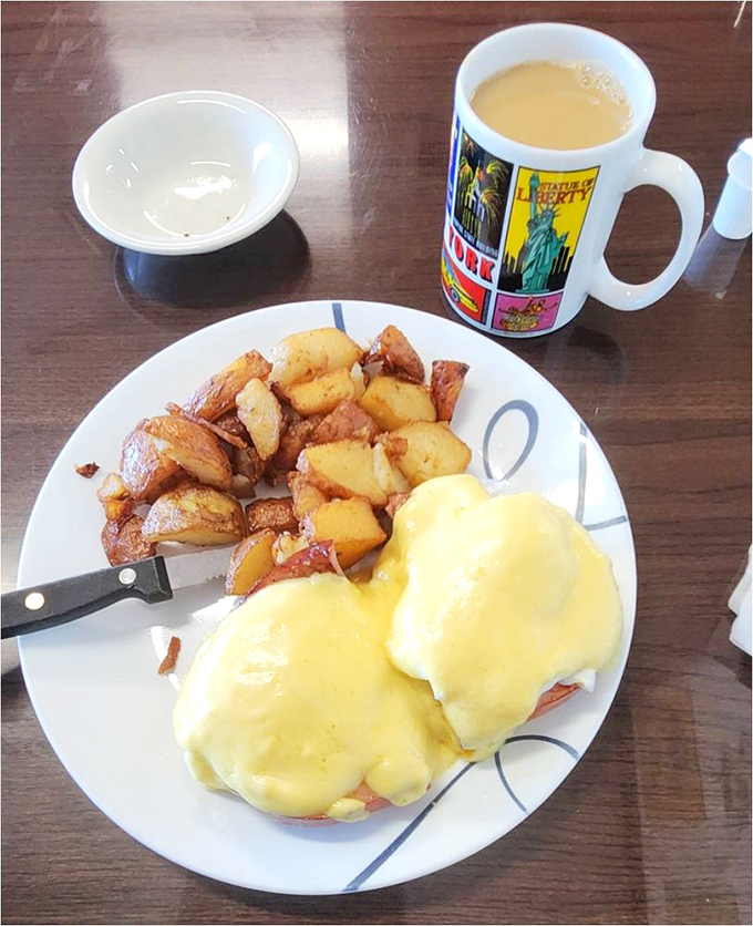 Eggs Benedict that would make a Manhattan brunch spot jealous. Those home fries aren't just a side&mdash;they're potato perfection with a Florida zip code.