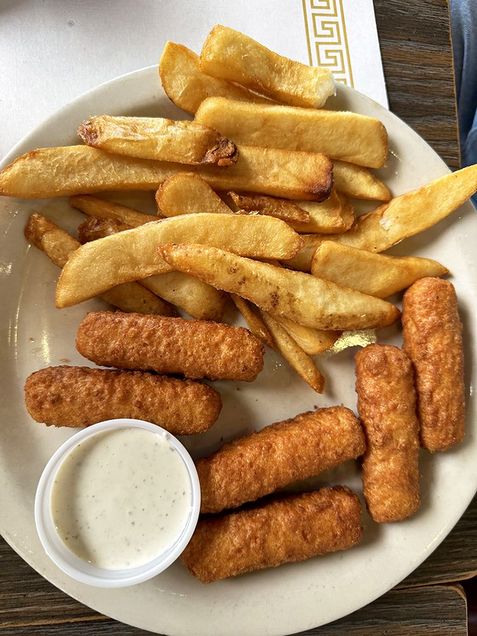Crispy mozzarella sticks and golden fries with ranch dipping sauce. Because sometimes lunch deserves to be a celebration of all things gloriously fried.