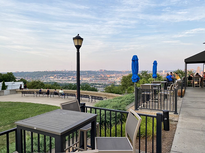 Sometimes the best dining rooms are the ones Mother Nature provides, complete with sweeping city views below.