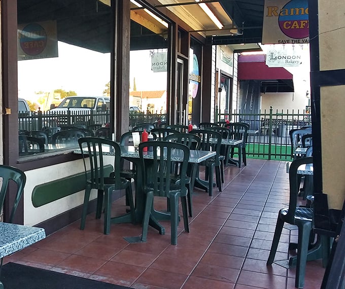 The covered patio offers prime people-watching with your pancakes. Green tables await morning philosophers and weekend warriors fueling up for adventures.