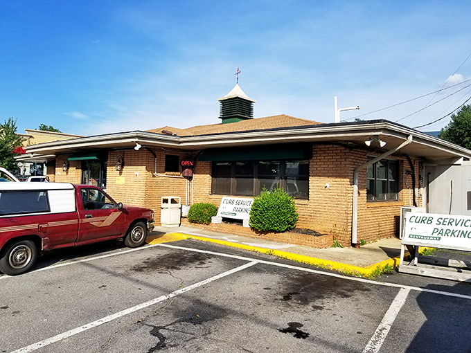 Where loyal customers know exactly where to park after years of Wednesday meatloaf pilgrimages. That's not just a restaurant—it's a landmark.