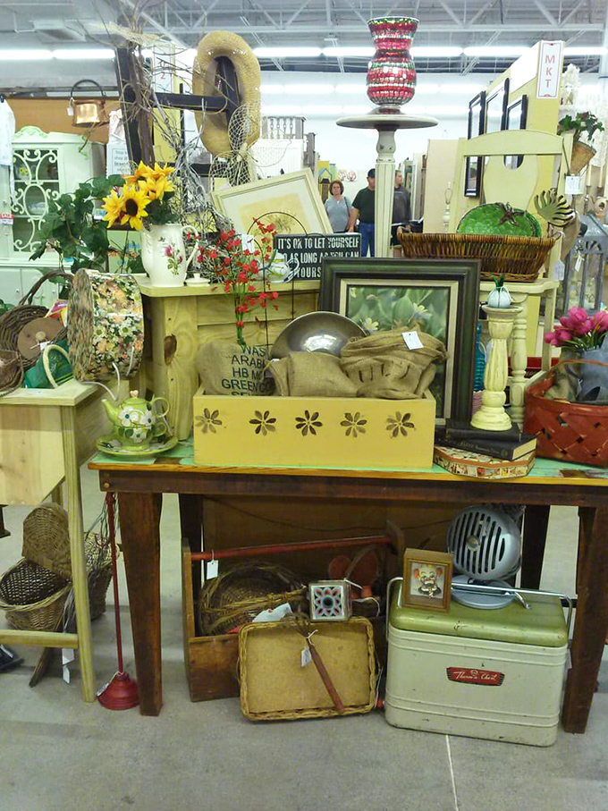 Curated chaos at its finest – where farmhouse chic meets vintage Americana in a dealer booth that practically begs you to redecorate immediately.