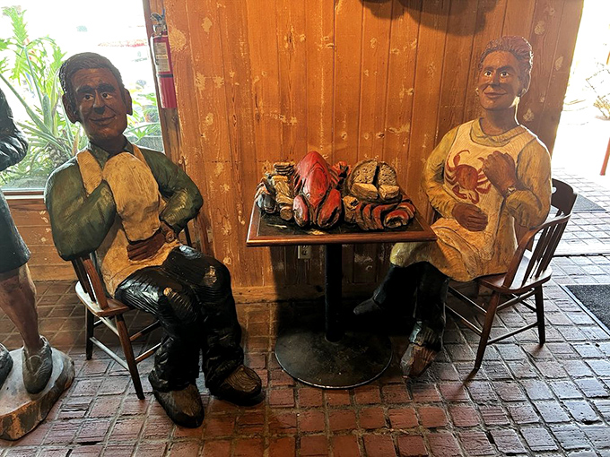 These whimsical seafood-loving statues welcome you like old friends who can't wait to share their favorite dishes.