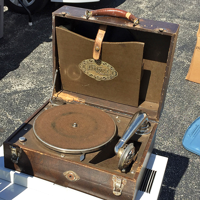 This isn't just a record player&mdash;it's a time machine disguised as luggage. Hipsters would fight to the death for this analog treasure.