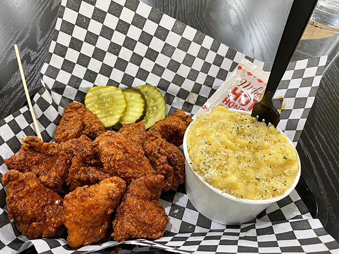 The dynamic duo that proves side dishes can be main characters. Together they form the comfort food version of a buddy cop movie.