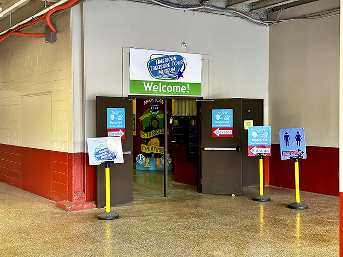 "America's Pop Culture Museum from the Factory Floor" – the entrance promises exactly what awaits inside: organized chaos of the most delightful kind.