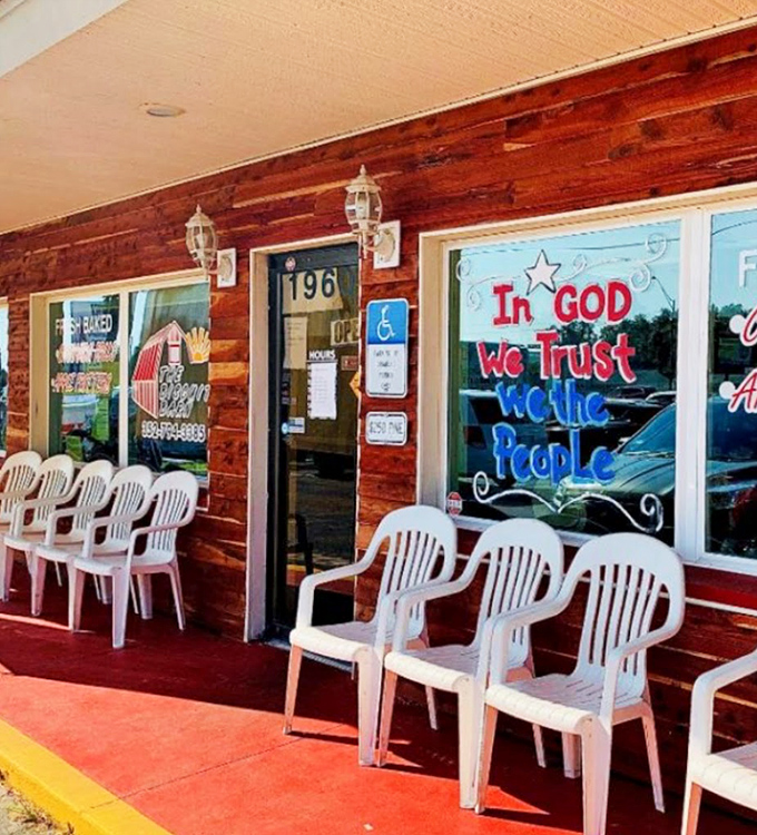 "In God We Trust, We Like People" &ndash; a window message that captures the welcoming spirit of this Crystal River gem.