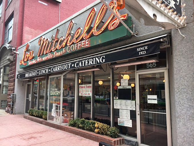 The storefront that's welcomed Chicagoans since Calvin Coolidge was president. That "BAKERY" sign isn't just advertising&mdash;it's a siren call to carb-lovers everywhere.