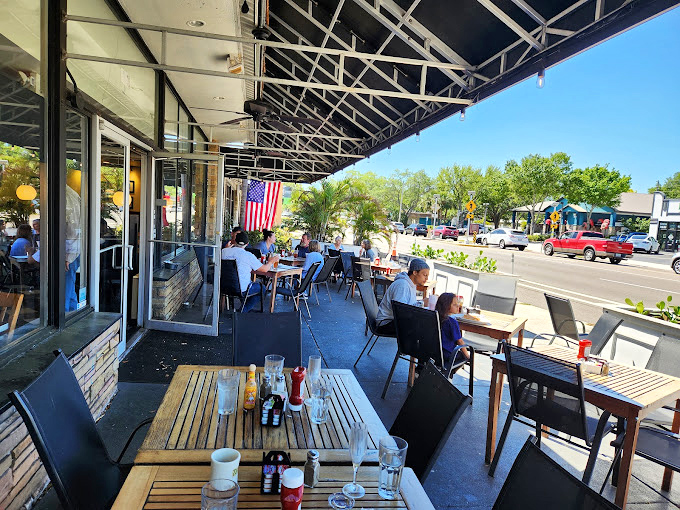 Outdoor dining at Trip's offers fresh air with your fresh food, perfect for those Florida mornings when the temperature hits that sweet spot.