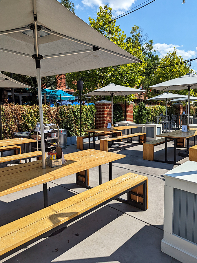 Outdoor seating that beckons on sunny Baltimore days. Those wooden picnic tables practically whisper "seafood feast ahead."