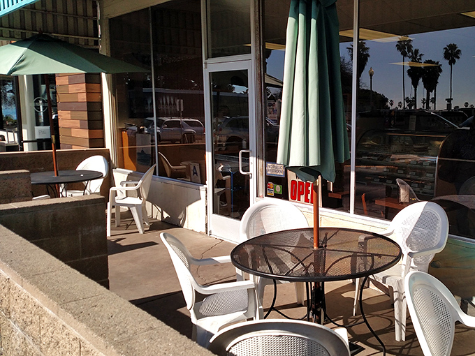 The modest outdoor seating area offers the perfect spot to savor your treats while watching Cardiff's parade of surfers, cyclists, and locals.