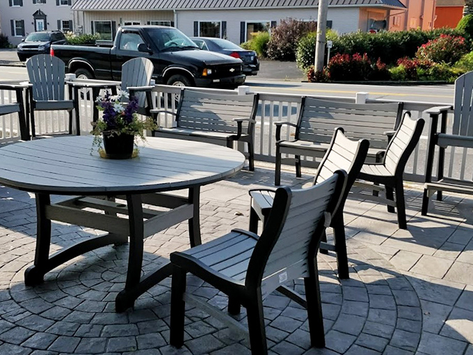 Outdoor seating for those perfect Pennsylvania days when the breeze is just right. A quiet spot to digest both your meal and the simpler pace of Amish country.