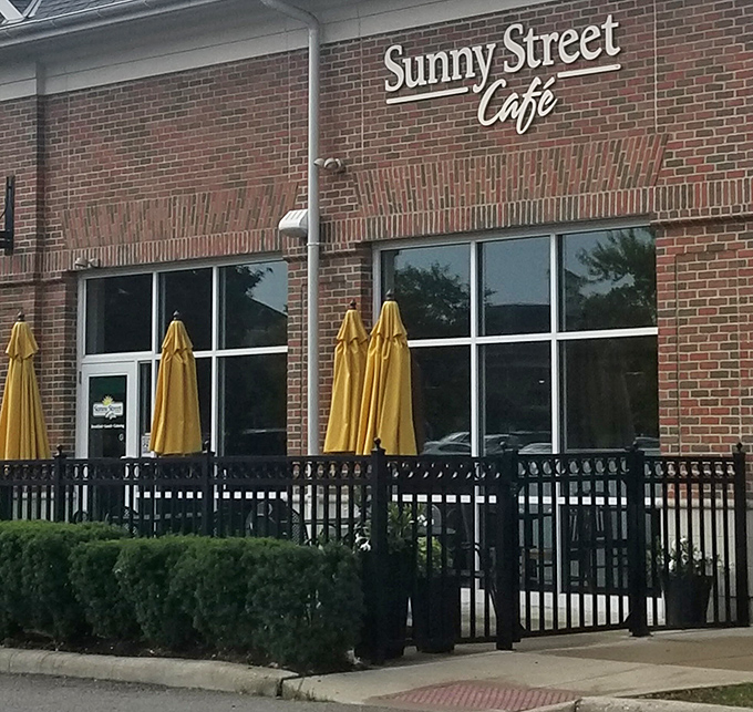 Fair-weather friends can enjoy alfresco dining under those cheerful yellow umbrellas&mdash;breakfast with a side of sunshine.