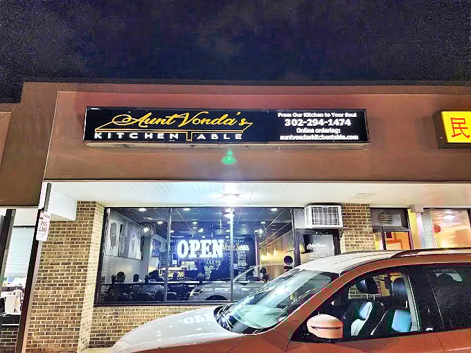 Aunt Vonda's exterior may be unassuming, but that "OPEN" sign is practically a beacon for flavor-seekers throughout Delaware.