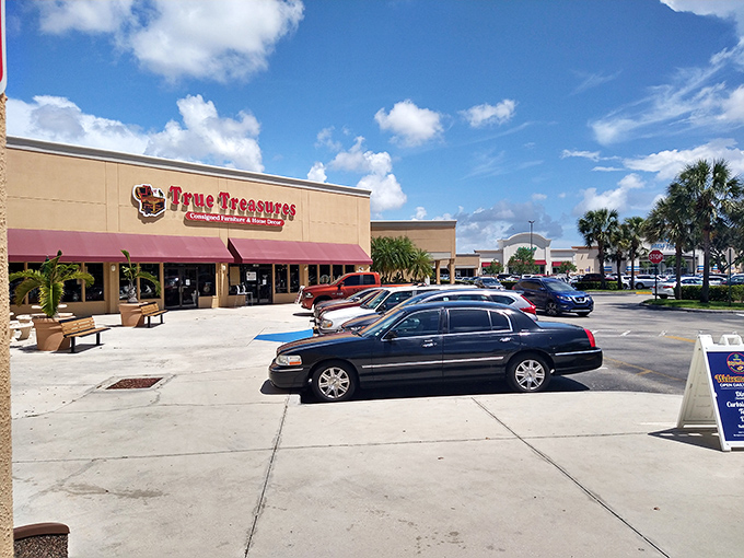 Even the parking lot says "Florida" with its palm trees and ample space for snowbirds to park their sensible sedans before the treasure hunt begins.