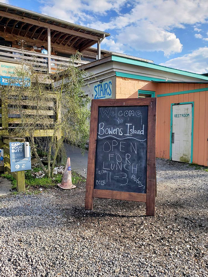 "Open for lunch" might be the three most beautiful words in the English language when you're craving seafood and cold beer by noon.