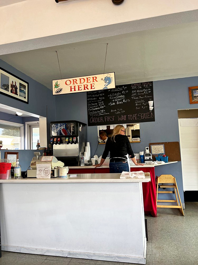 Where the magic happens—the counter where orders are placed and seafood dreams begin their journey to reality.